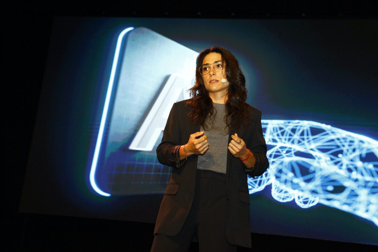 Tati Ballesteros defiende el factor humano en futurismo 2024 ante el ...